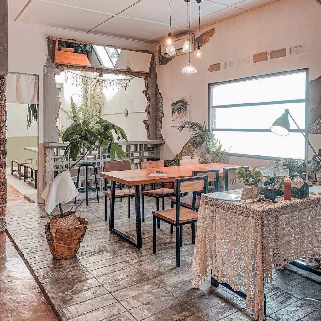Hidden Café In Johor Bahru With An IG-Worthy Hole In The Wall?! - Shout