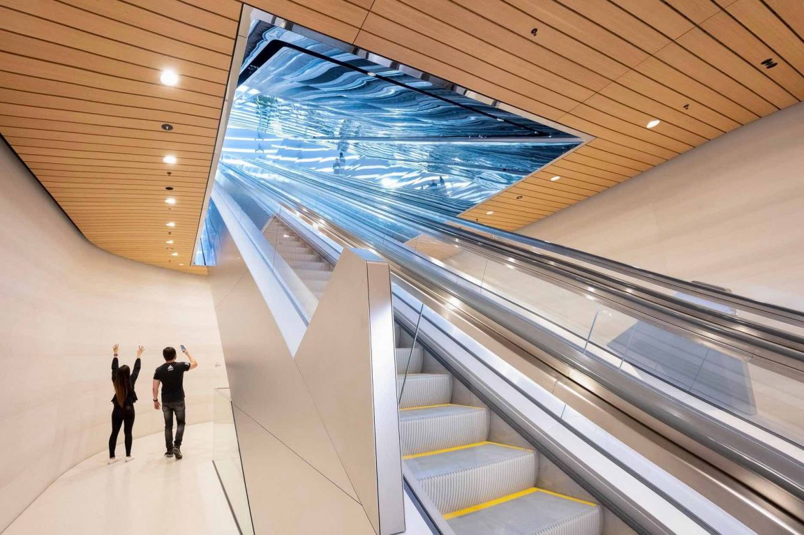 A Look at the New Apple Store - Now Open to Public! - Shout