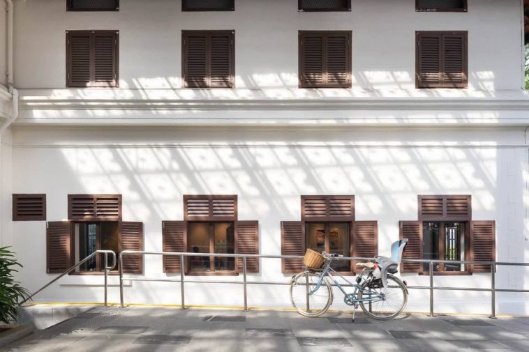 The New Starbucks @ Katong Square Looks Straight Out of a Vintage Movie ...