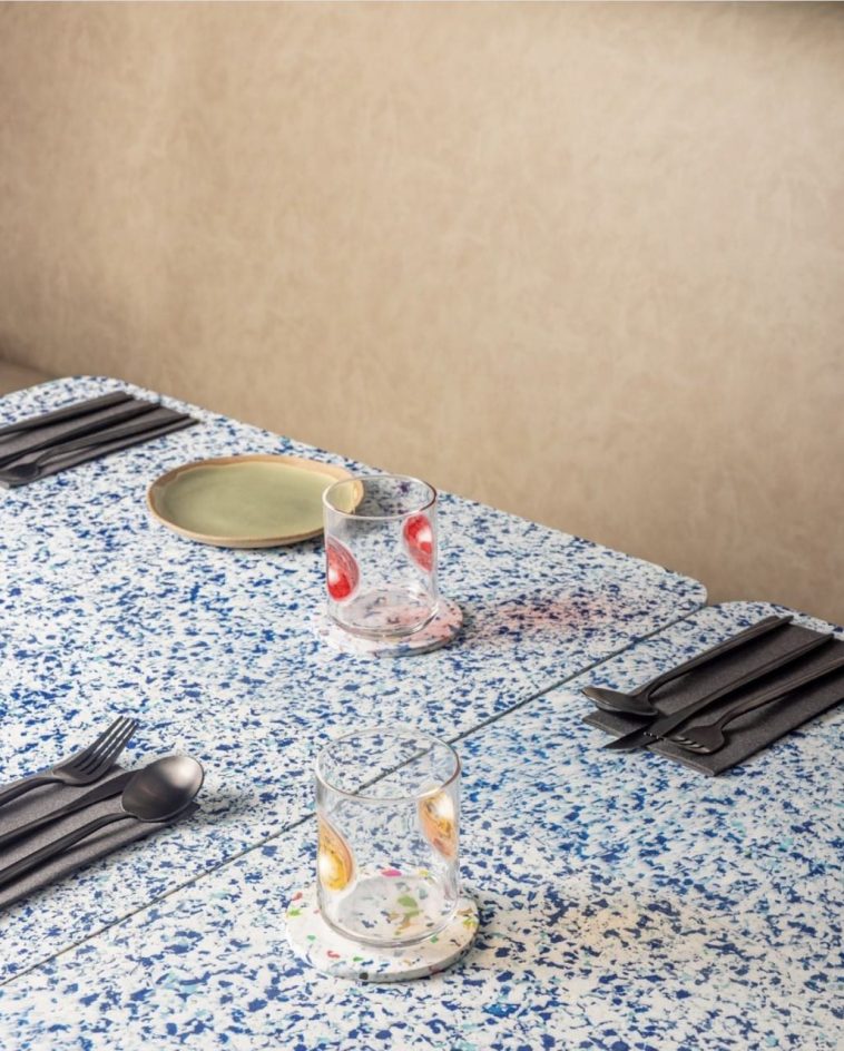 NEW SUSTAINABLE BAR WITH UNIQUE 3D-PRINTED BAR TABLE - Shout