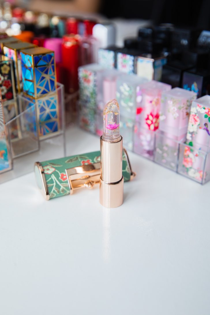 DIY COLOUR-CHANGING CRYSTAL LIPSTICKS - Shout