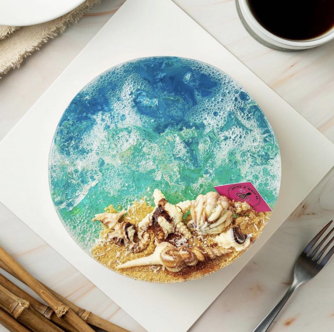 REALISTIC OCEAN-THEMED 3D JELLY CHEESECAKE WITH EDIBLE SEASHELLS - Shout