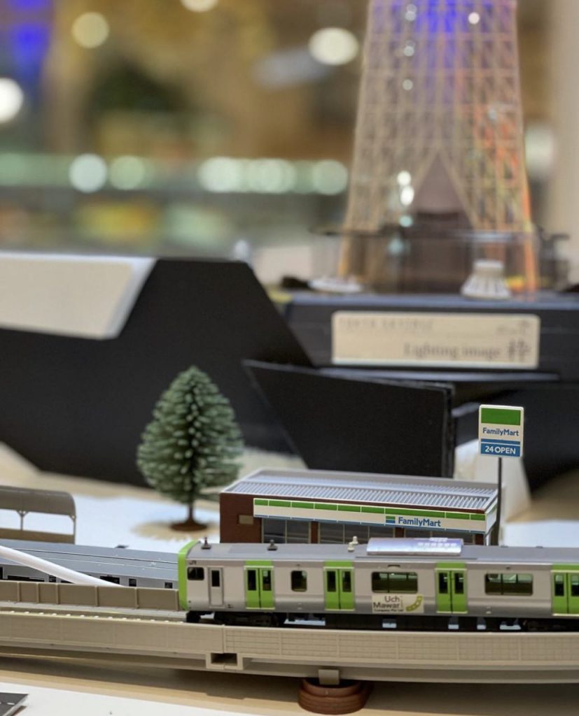 SINGAPORE'S FIRST RAILWAY-THEMED CAFÉ @ SOMERSET - Shout