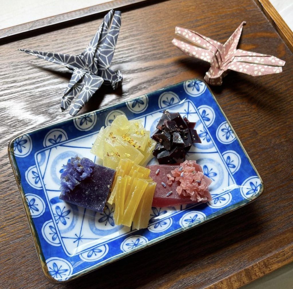 GORGEOUS FLAVOURED GEMSTONES THAT YOU CAN EAT - Shout