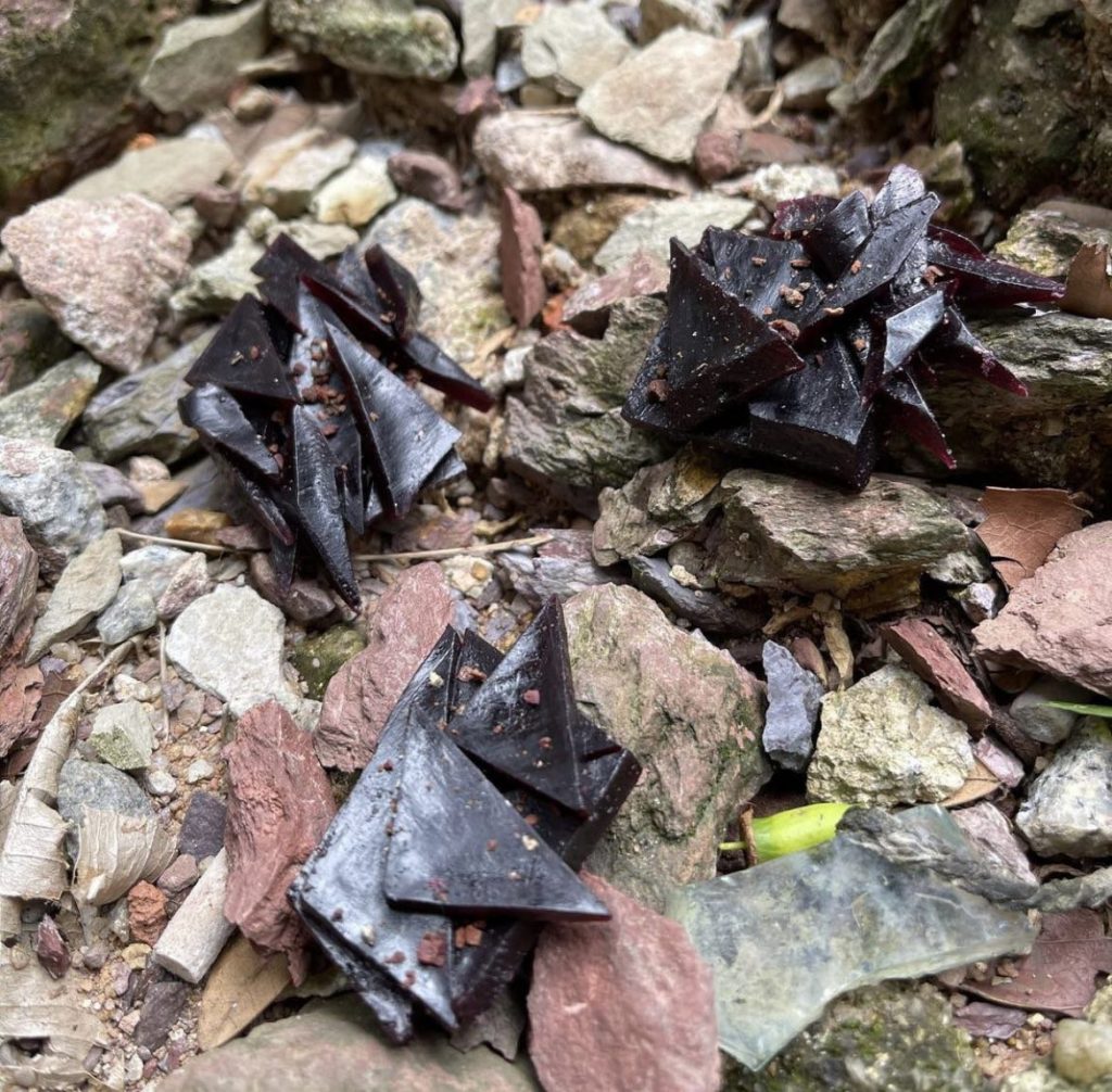 GORGEOUS FLAVOURED GEMSTONES THAT YOU CAN EAT - Shout