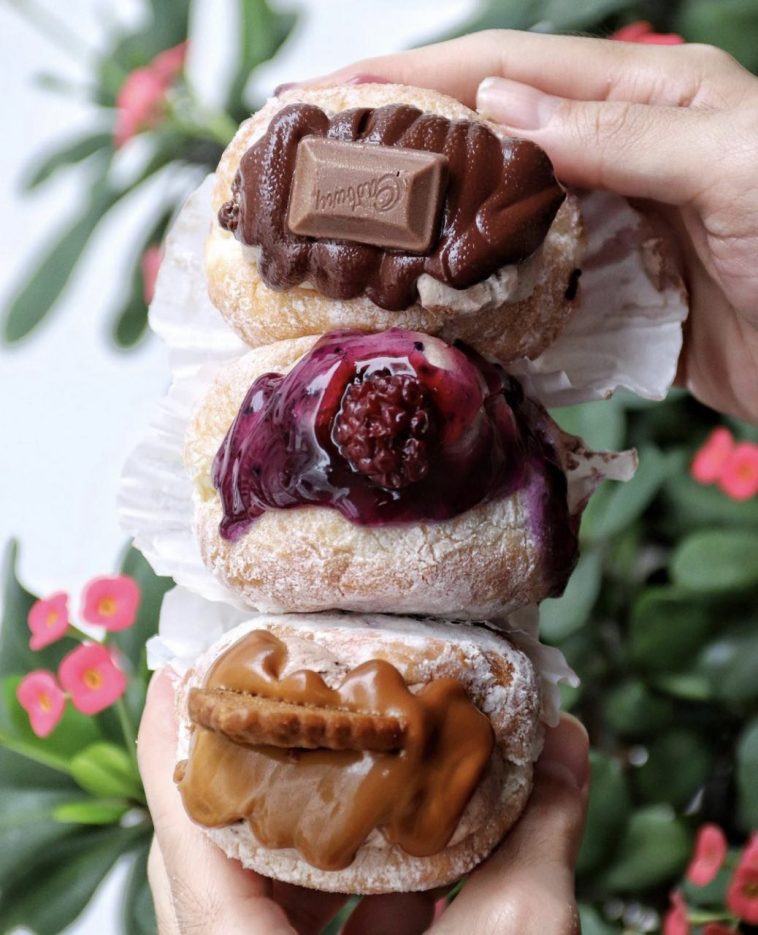 HUGE BLAST DOUGHNUTS WITH EXPLOSIVE FILLINGS - Shout