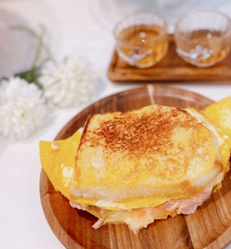 THAI-INSPIRED CAFÉ WITH SPECIALTY MILK SHAKES & FUSION FOOD - Shout