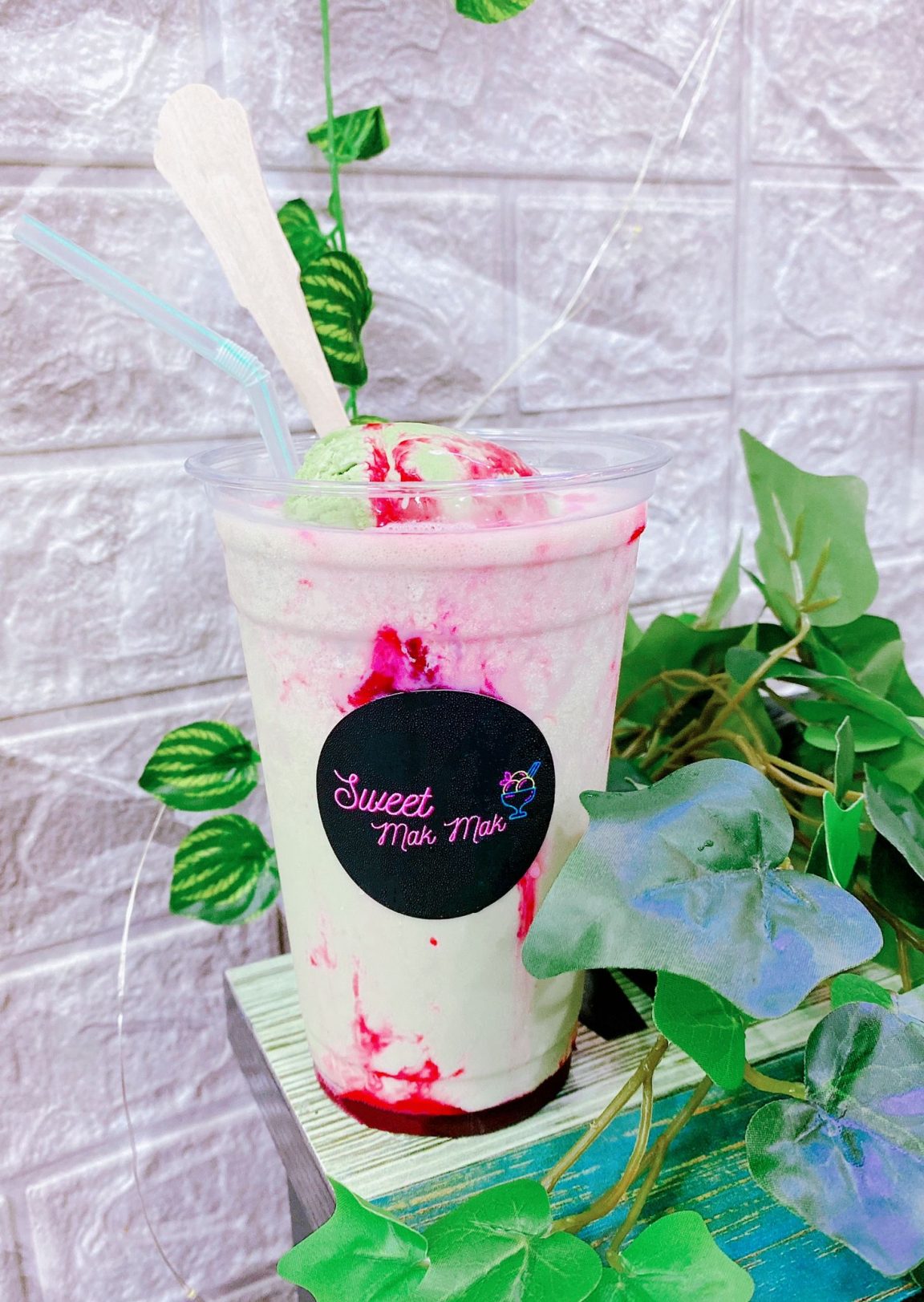 THAI-INSPIRED CAFÉ WITH SPECIALTY MILK SHAKES & FUSION FOOD - Shout