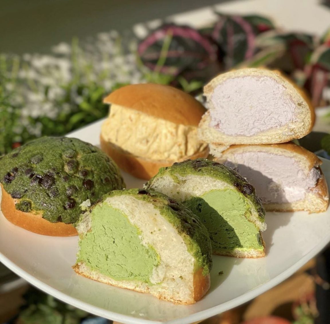 THE OOZIEST, GOOIEST & MOST EXPLOSIVE FILLED BUNS YOU CAN GET IN ...