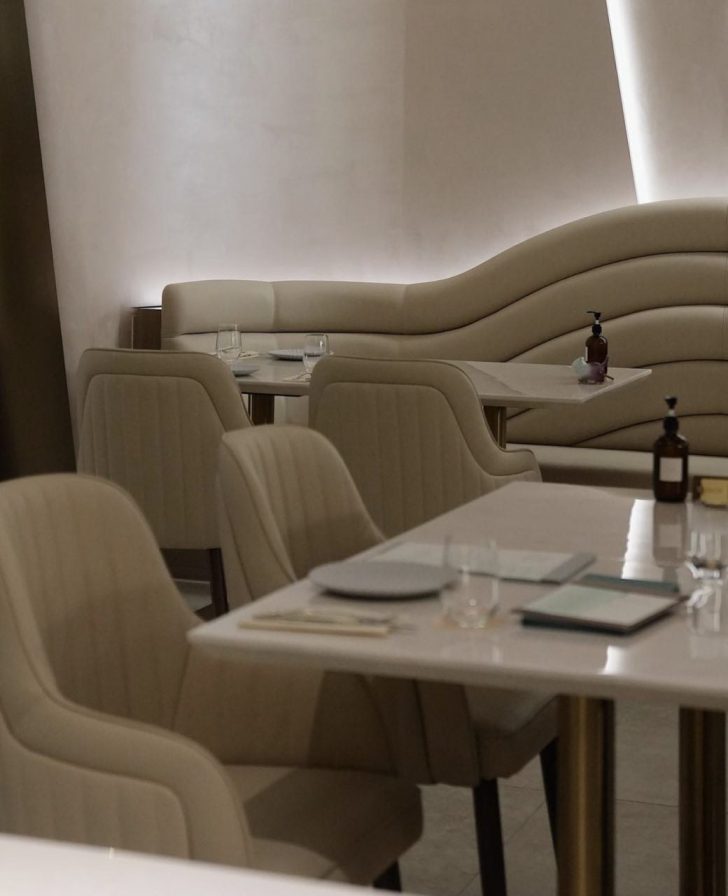 ELEGANT & MINIMALISTIC EUROPEAN-INSPIRED RESTAURANT WITH SCALLOPS ...