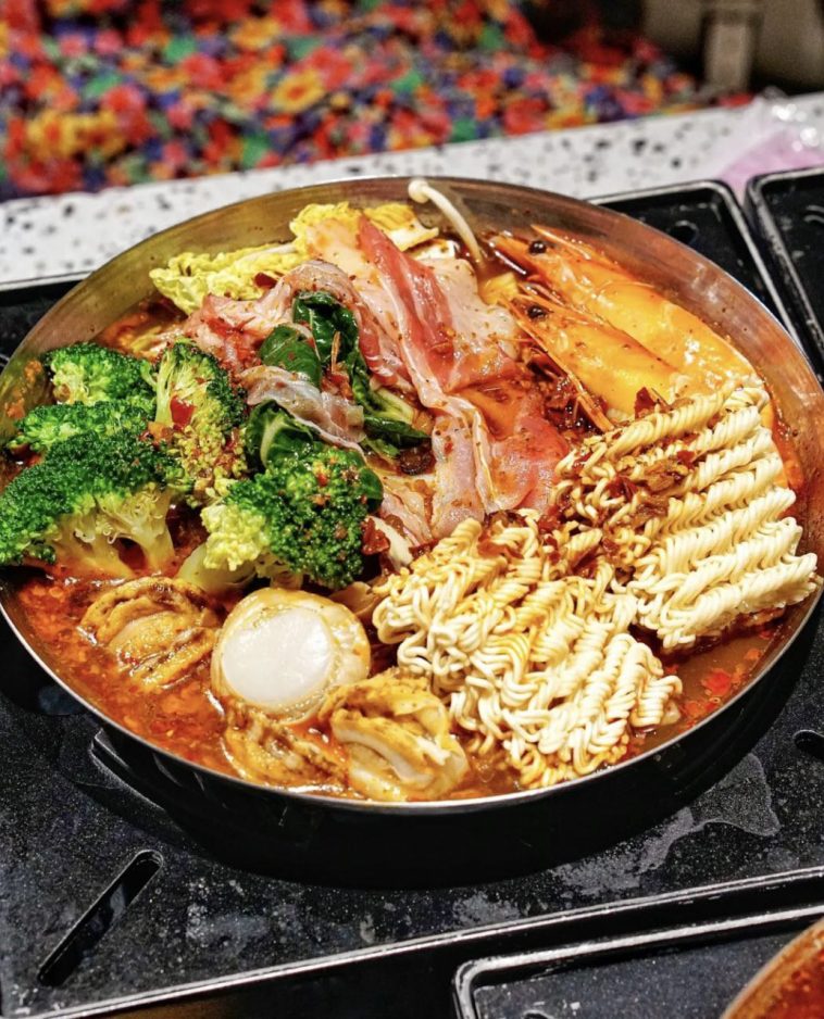 SINGAPORE’S FIRST & ONLY STINKY TOFU PERSONAL HOT POT AT JUST $21! - Shout