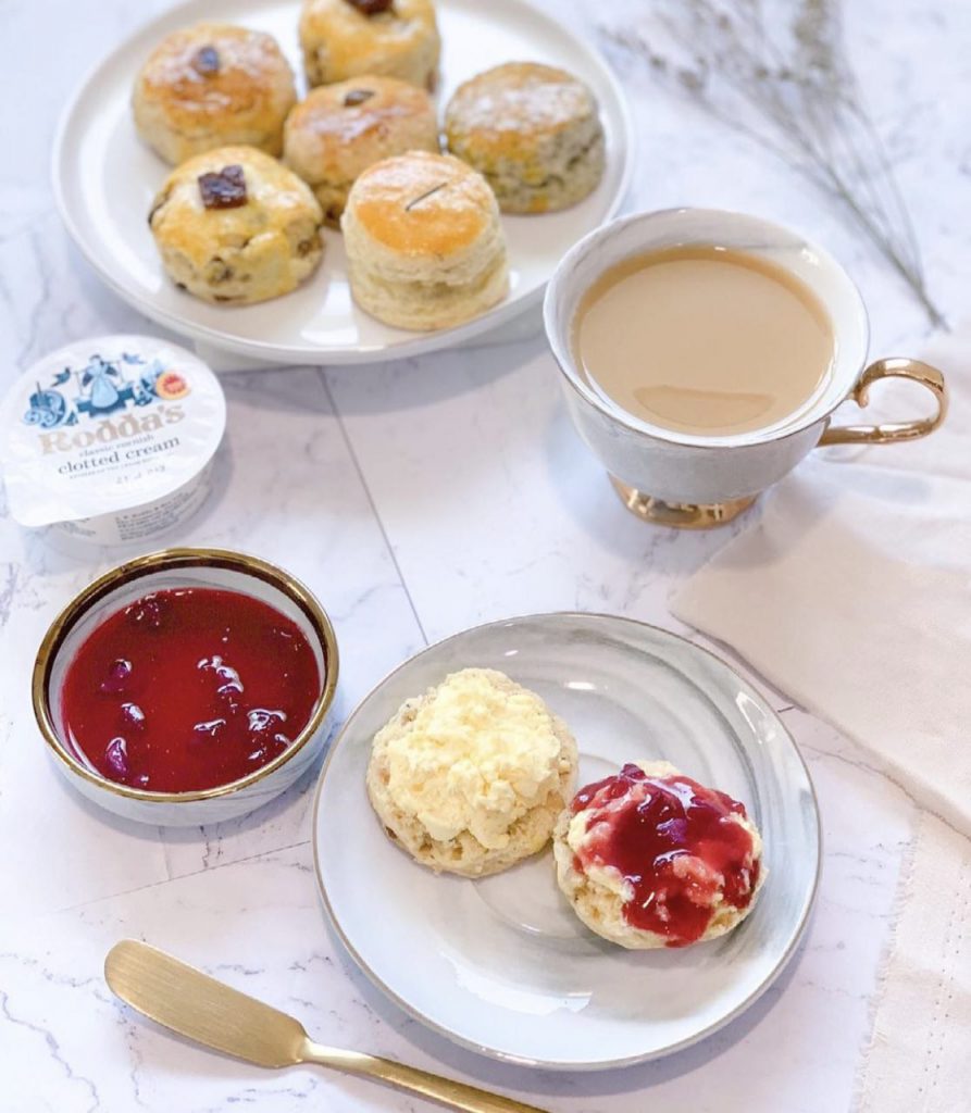 HOMEMADE ARTISANAL SCONES WITH CHEWY & STRETCHY MOCHI FILLINGS - Shout