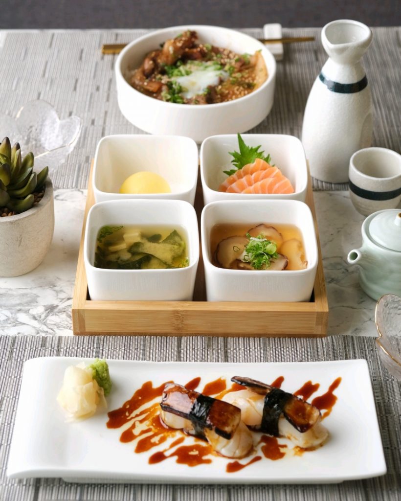 ZEN JAPANESE RESTAURANT BY THE POOL OFFERS OMAKASE MENUS & MODERN ...