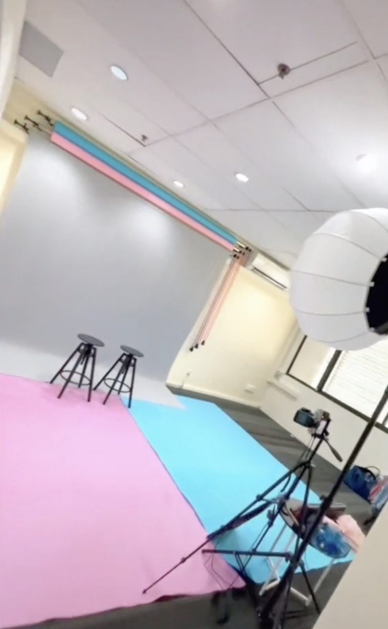 NEW KOREAN RETRO-INSPIRED SELF-PHOTOGRAPHY STUDIO WITH FREE GAMES & WAX ...