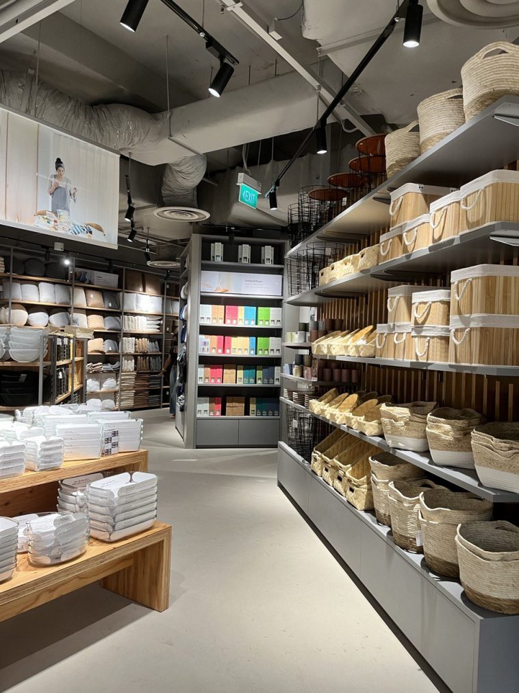 AN EXCLUSIVE FIRST LOOK INTO DAISO’S LARGEST FLAGSHIP STORE IN JURONG ...