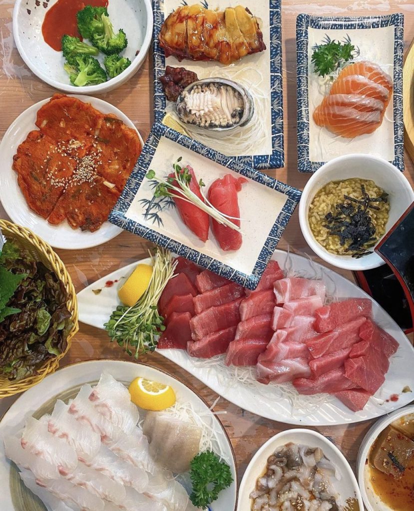 THIS AUTHENTIC KOREAN SASHIMI RESTAURANT IN SINGAPORE SERVES LIVE ...