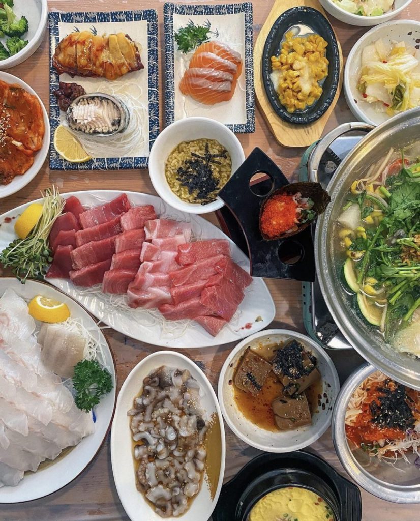 THIS AUTHENTIC KOREAN SASHIMI RESTAURANT IN SINGAPORE SERVES LIVE ...