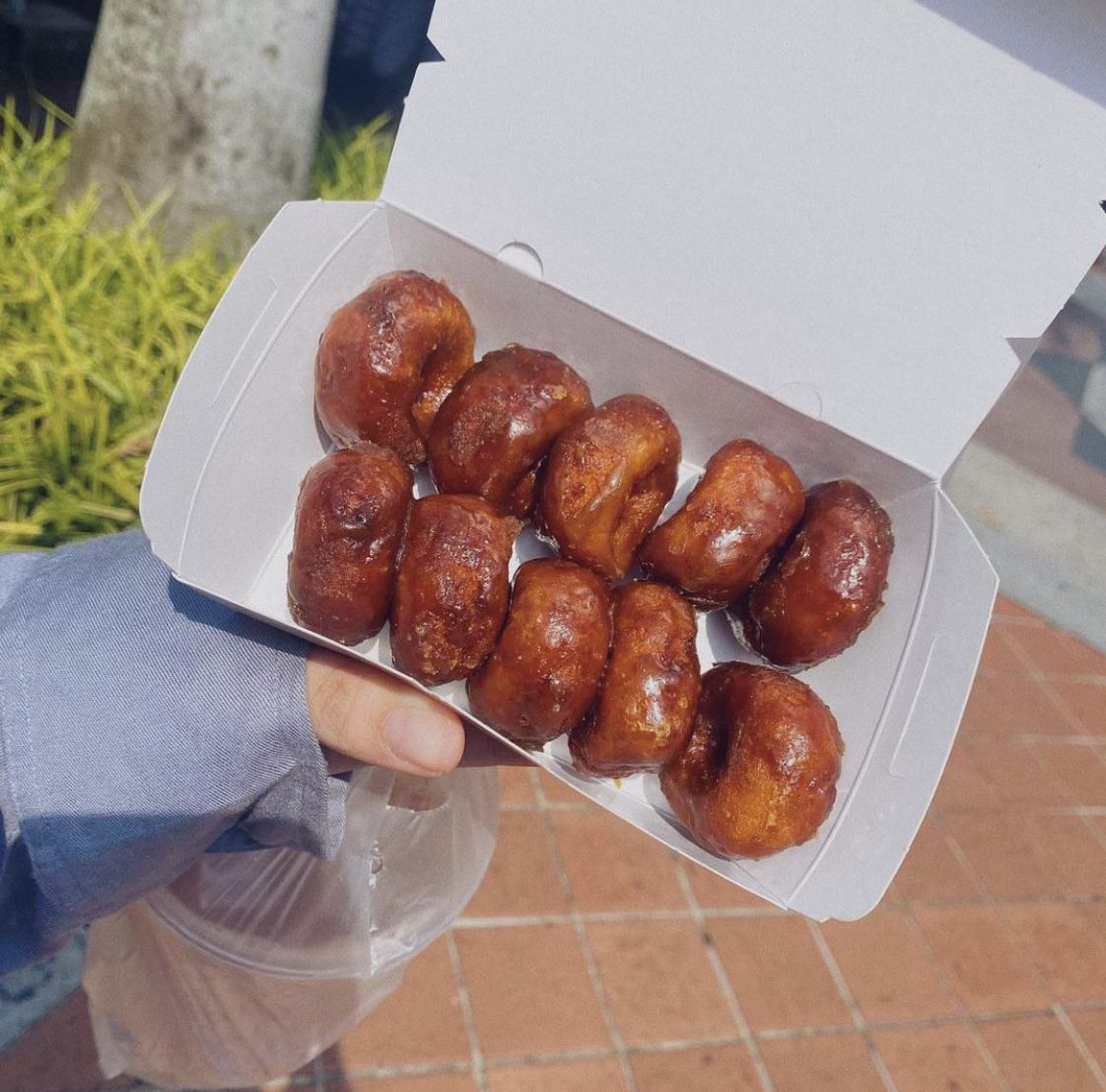 FIRST EVER HALAL MINI GULA MELAKA DOUGHNUTS IN SINGAPORE SELLS OUT IN ...