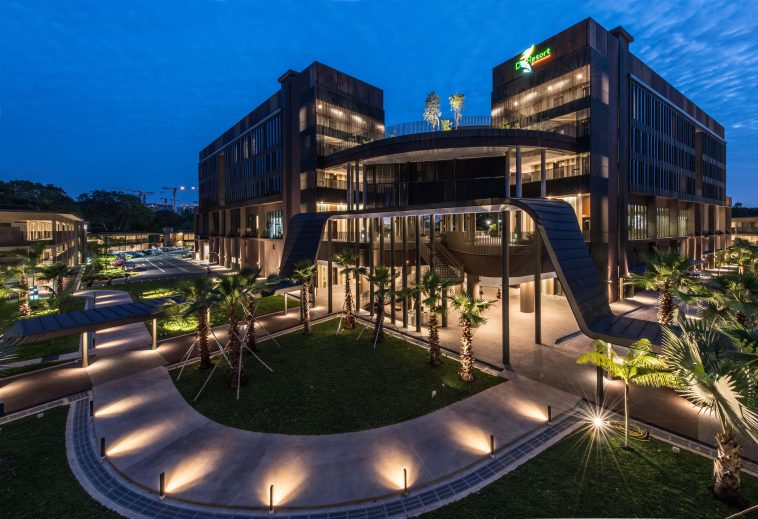 TROPICAL-THEMED D’RESORT MAKES A COMEBACK WITH NEW HORSE RIDING ...