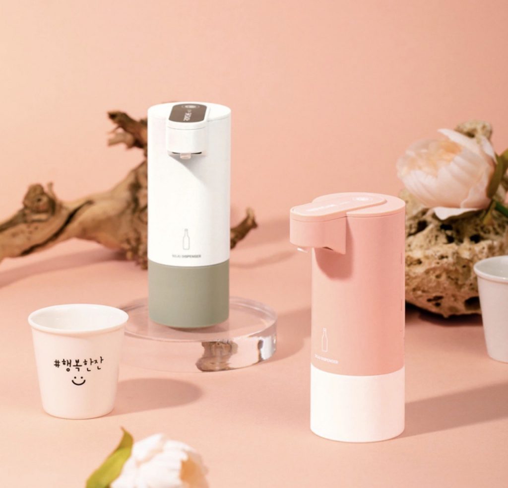 THIS AUTOMATIC SOJU DISPENSER FROM SHOPEE DISPENSES THE PERFECT AMOUNT ...