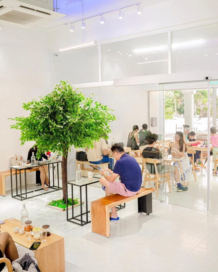 THIS CAFÉ OFFERS FREE FLOW COFFEE ON WEEKDAYS WITH NO SPENDING REQUIRED ...