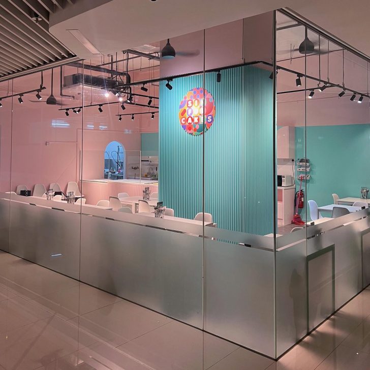 HALAL PASTEL-THEMED DESSERT CAFÉ WITH CHUNKY COOKIE DOUGH CAKES ...