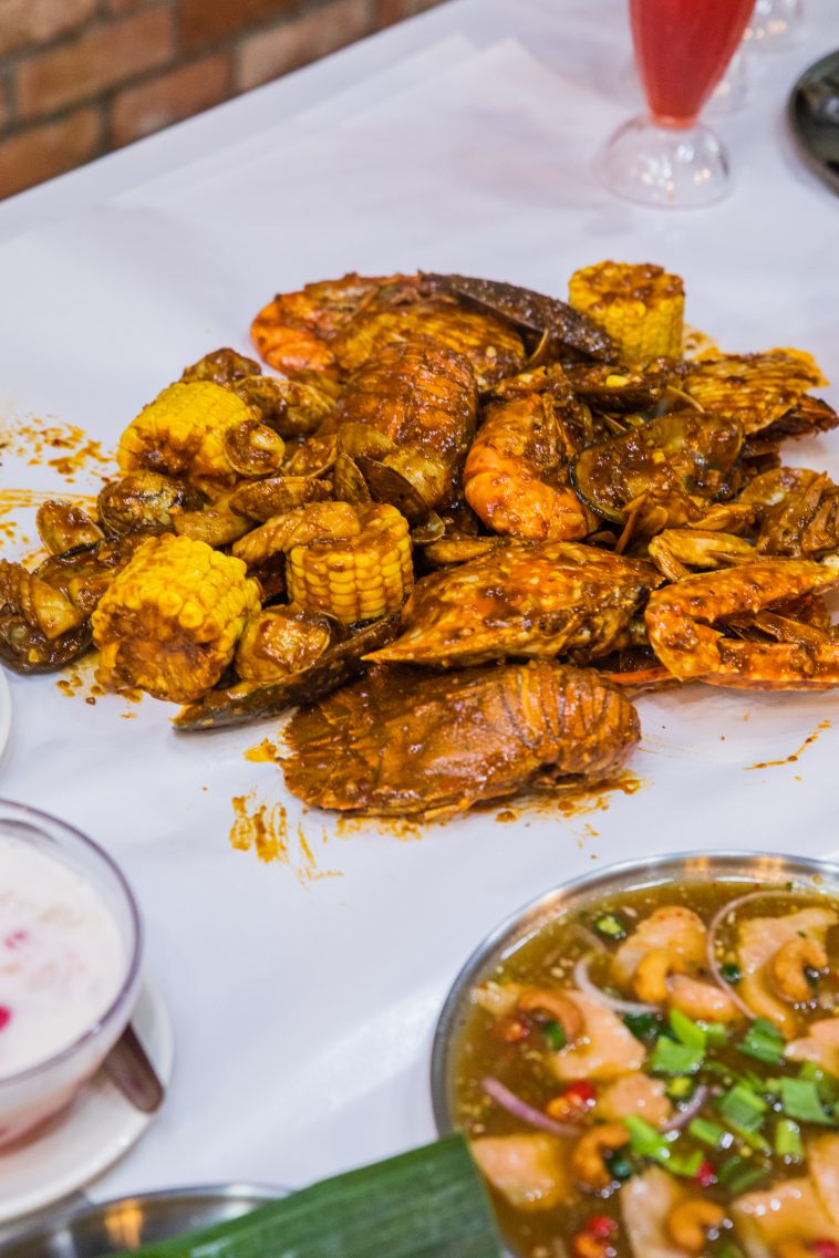 THIS IS THE BEST THAI-STYLE SEAFOOD BUCKET ACCORDING TO THAIS IN ...