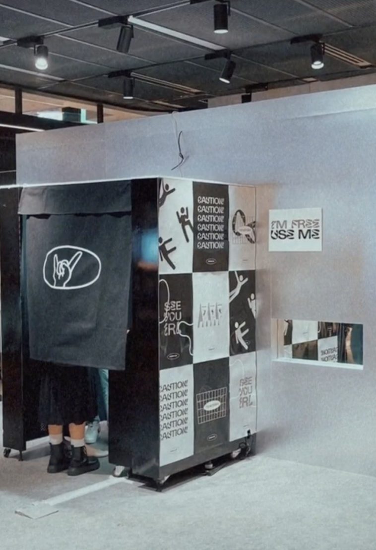 GET FREE MINIMALISTIC PRINTOUTS AT THIS PHOTOBOOTH WITH NO CATCH OR ...