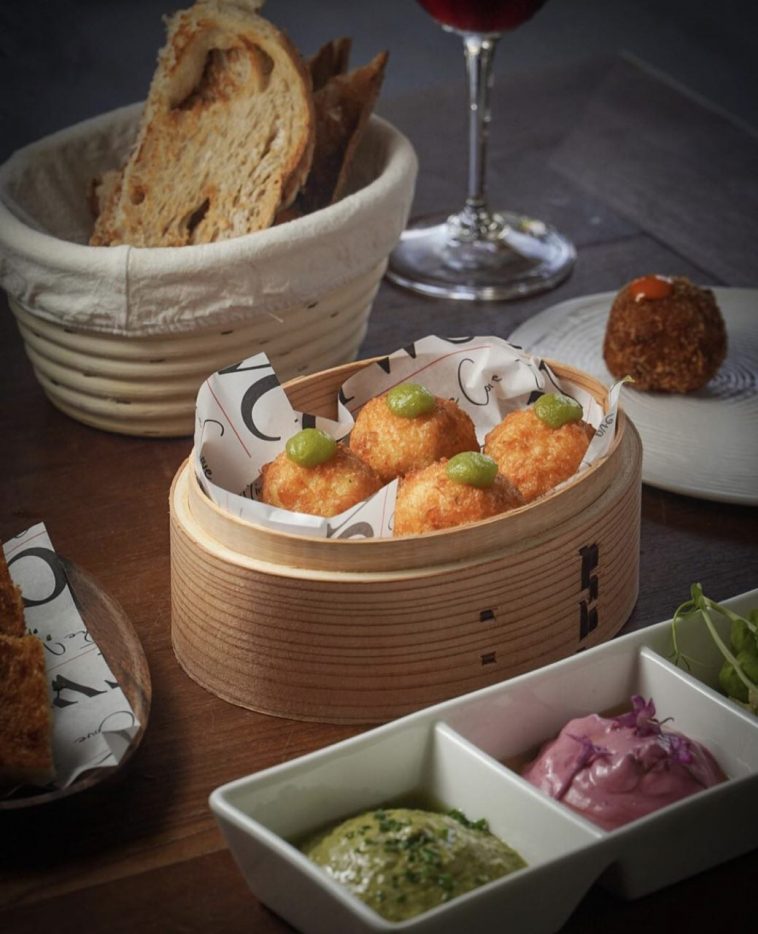 THIS SPANISH RESTAURANT HAS A FREE FLOW TAPAS BUFFET WITH AUS STRIPLOIN ...