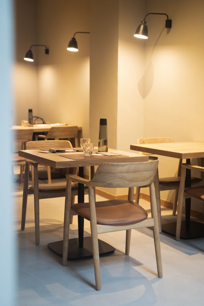 [SHOUT REVIEWS] MINIMALISTIC CAFÉ & SPECIALTY COFFEE HOUSE WITH ...