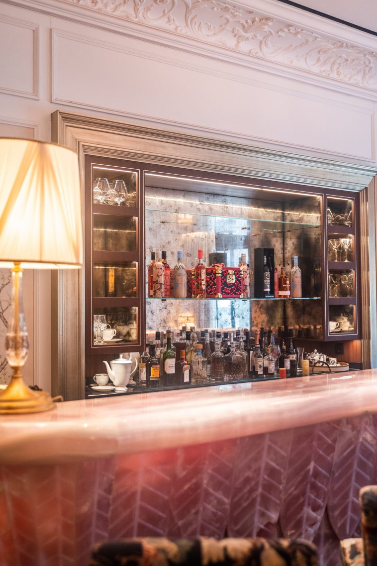 [SHOUT REVIEWS] LAVISH PINK VICTORIAN-INSPIRED BAR LOOKS LIKE AN ART ...
