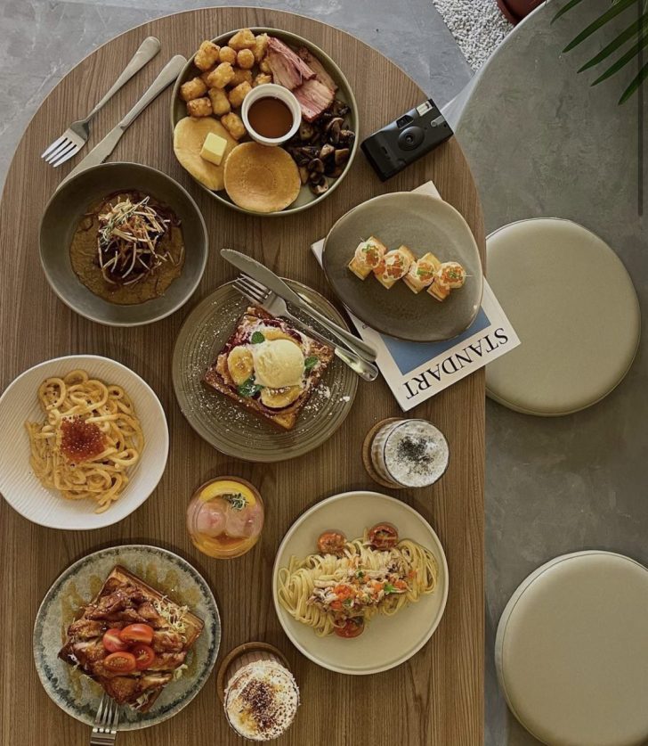 ZEN SAGE GREEN-THEMED CAFÉ WITH AESTHETIC & MINIMALIST VIBES! - Shout