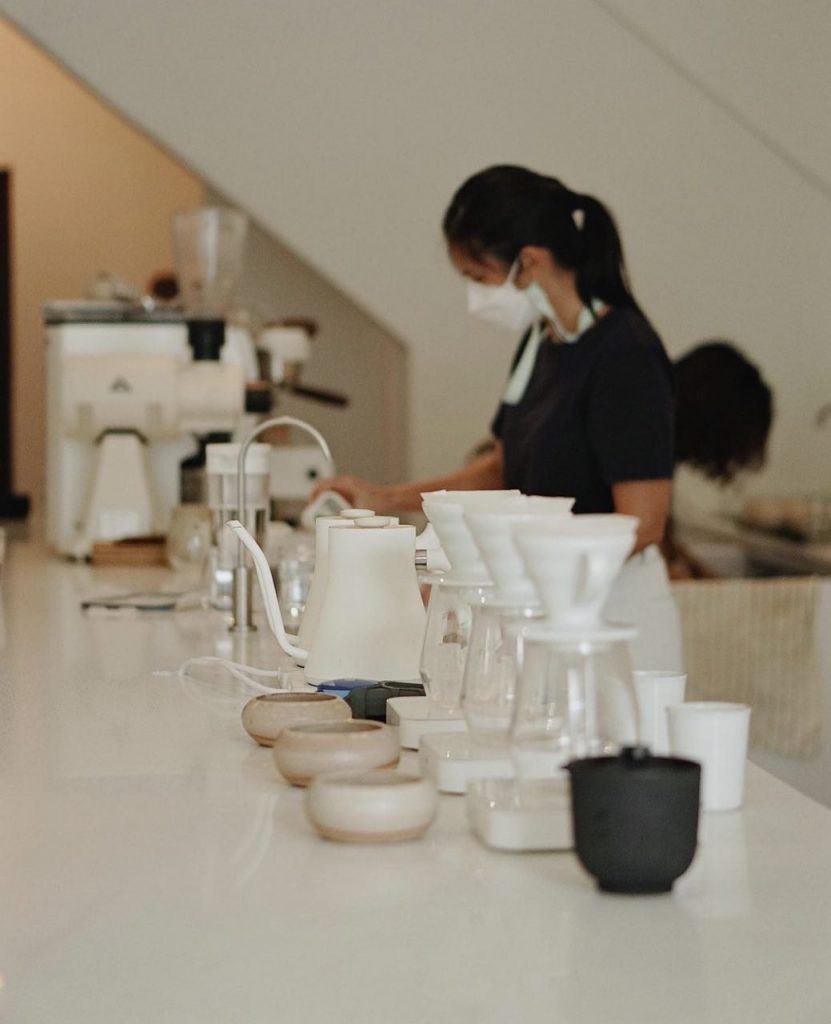 MINIMALIST LOFT-STYLE COFFEE STUDIO WITH COURTYARD & RETAIL AREA! - Shout