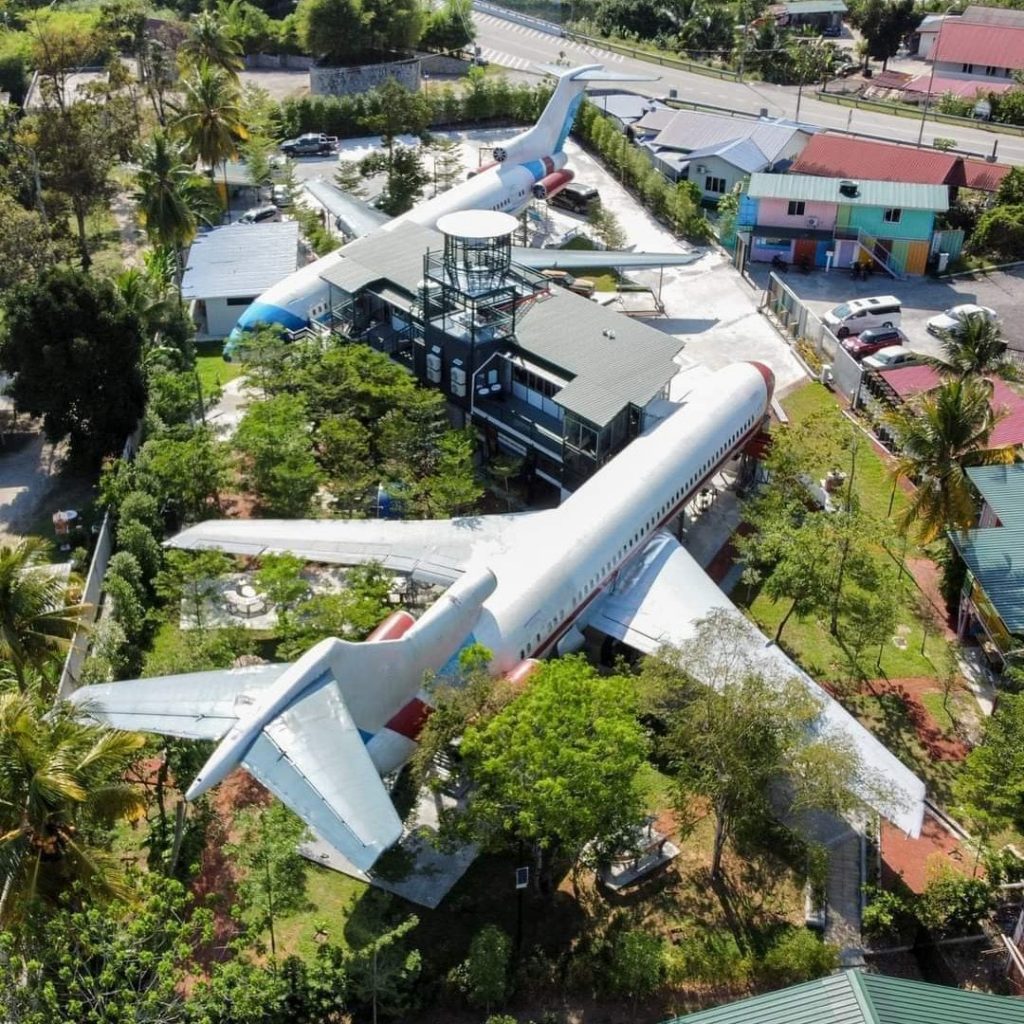 ONE-OF-A-KIND HOTEL IN AIRCRAFT AT TWIN JETS RESORT MALAYSIA! - Shout
