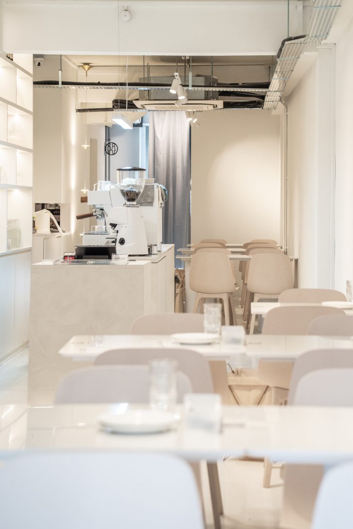 MINIMALIST KOREAN-INSPIRED CAFÉ HAS AESTHETIC DESSERTS SHAPED LIKE ...