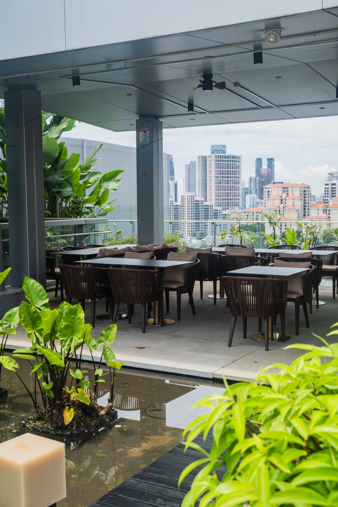 [SHOUT REVIEWS] ROOFTOP RESTAURANT, SKYBAR & SPA IN TOWN WITH STUNNING ...