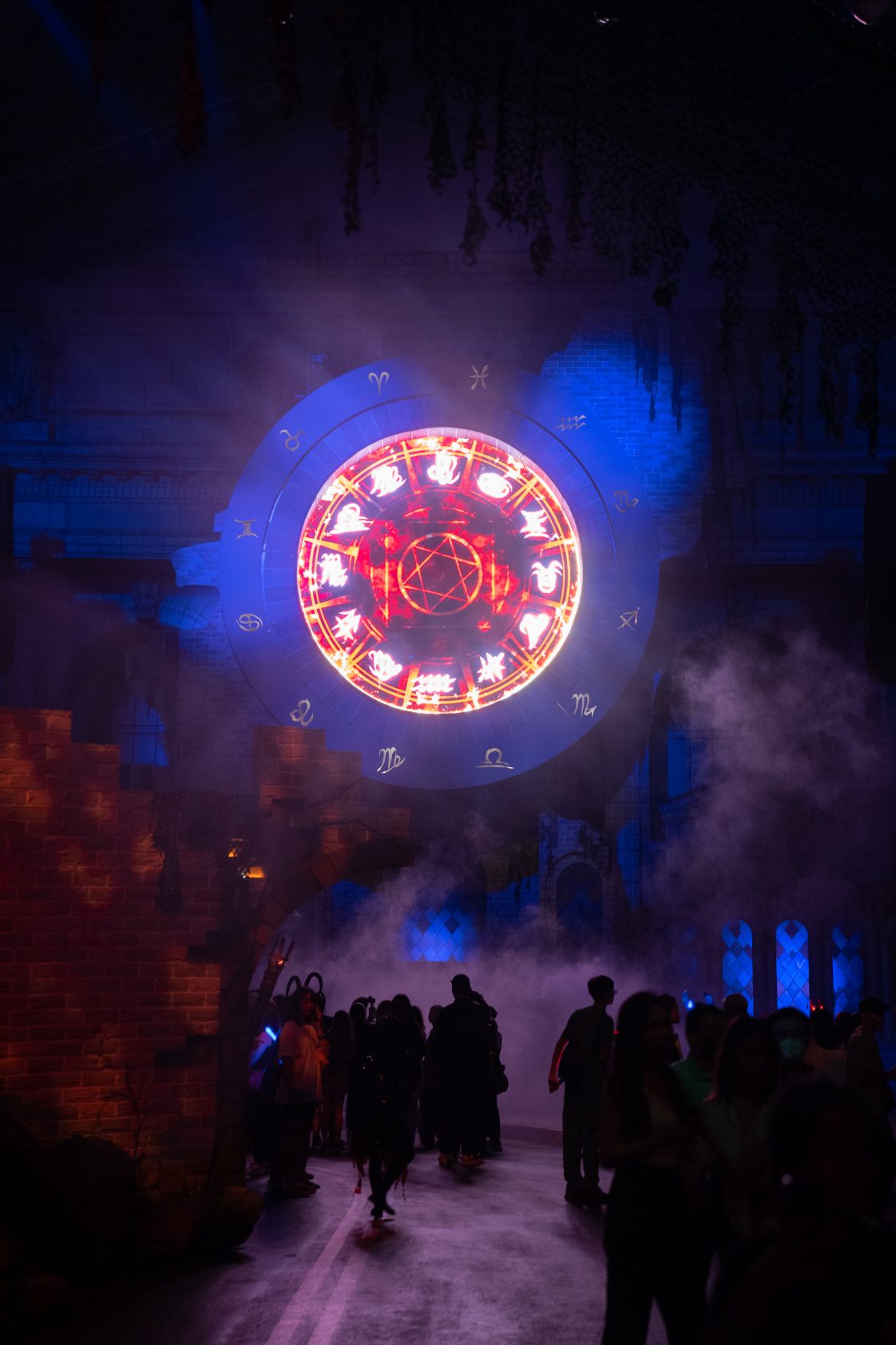 FIRST LOOK INTO HALLOWEEN HORROR NIGHTS’ NEW HAUNTED HOUSES, LASER TAG ...