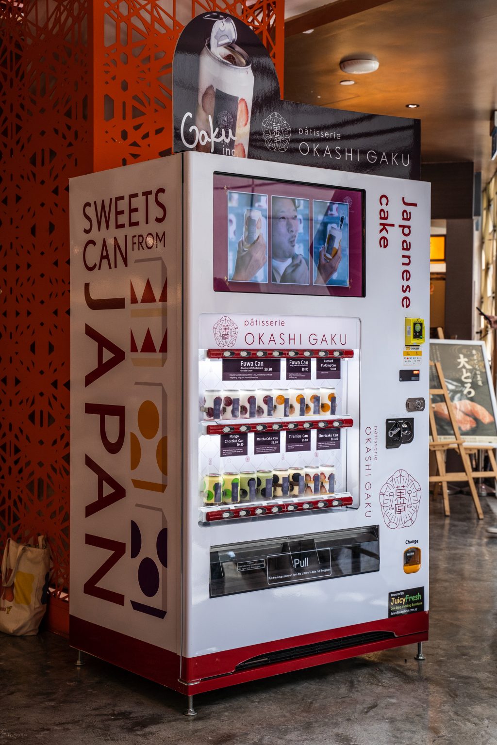[SHOUT REVIEWS] JAPAN’S VIRAL CANNED CAKE VENDING MACHINE IN SINGAPORE ...