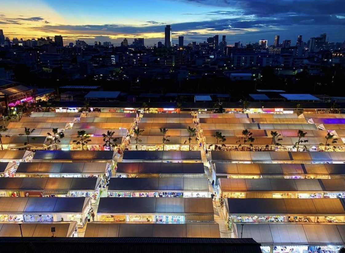 NEW THE ONE RATCHADA NIGHT MARKET IN BANGKOK OPENS TILL 12AM DAILY! - Shout