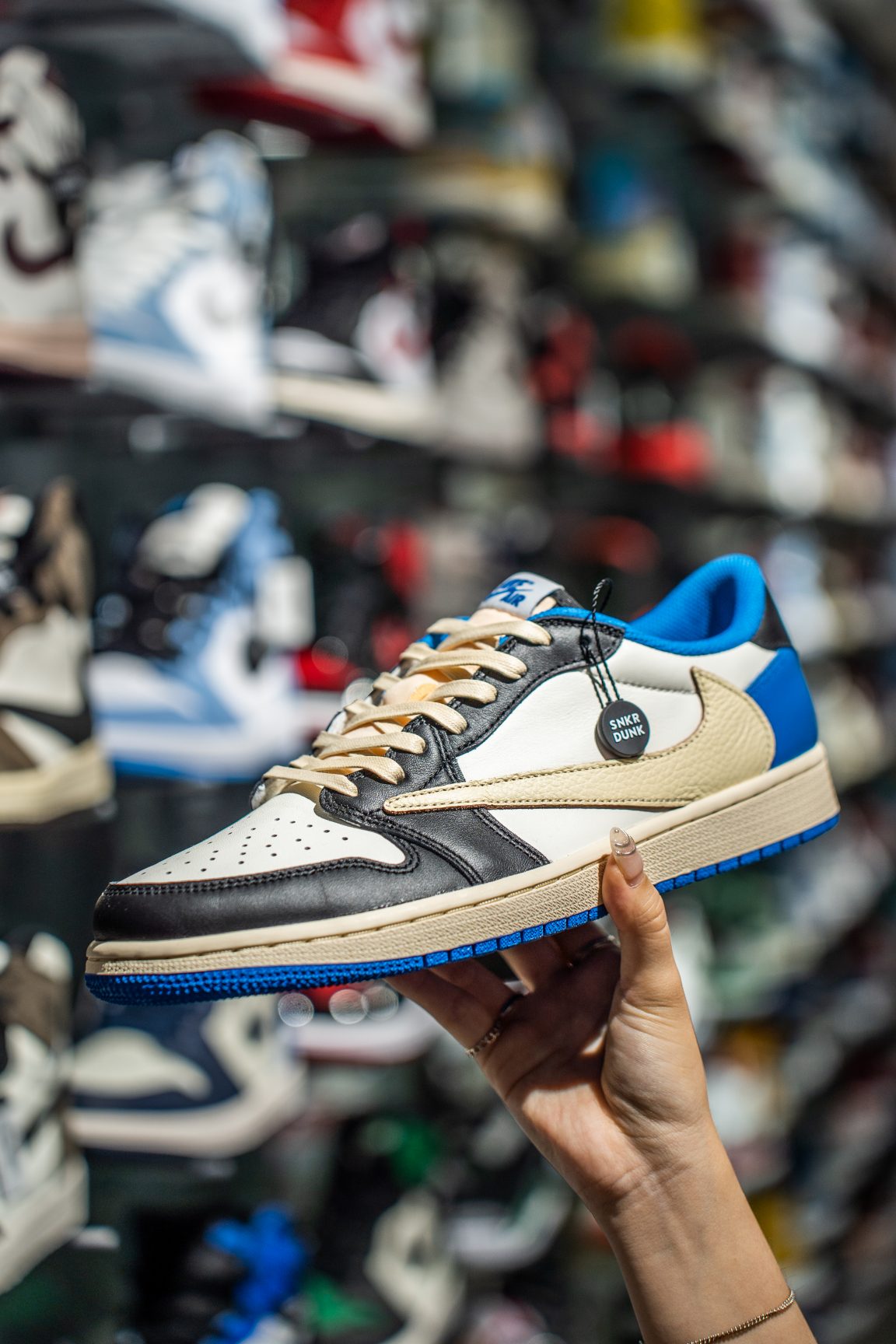FIRST LOOK AT SNKRDUNK SINGAPORE & HOW YOU CAN GET LIMITED-EDITION HYPE ...