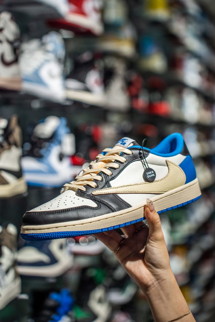 FIRST LOOK AT SNKRDUNK SINGAPORE & HOW YOU CAN GET LIMITED-EDITION HYPE ...