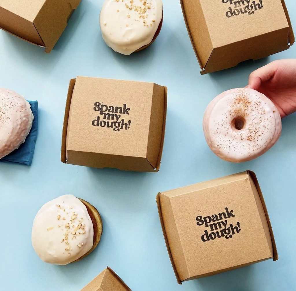 THIS DOUGHNUT SHOP MAKES SAVOURY MAPLE BACON DOUGHNUT BARS WITH ACTUAL ...