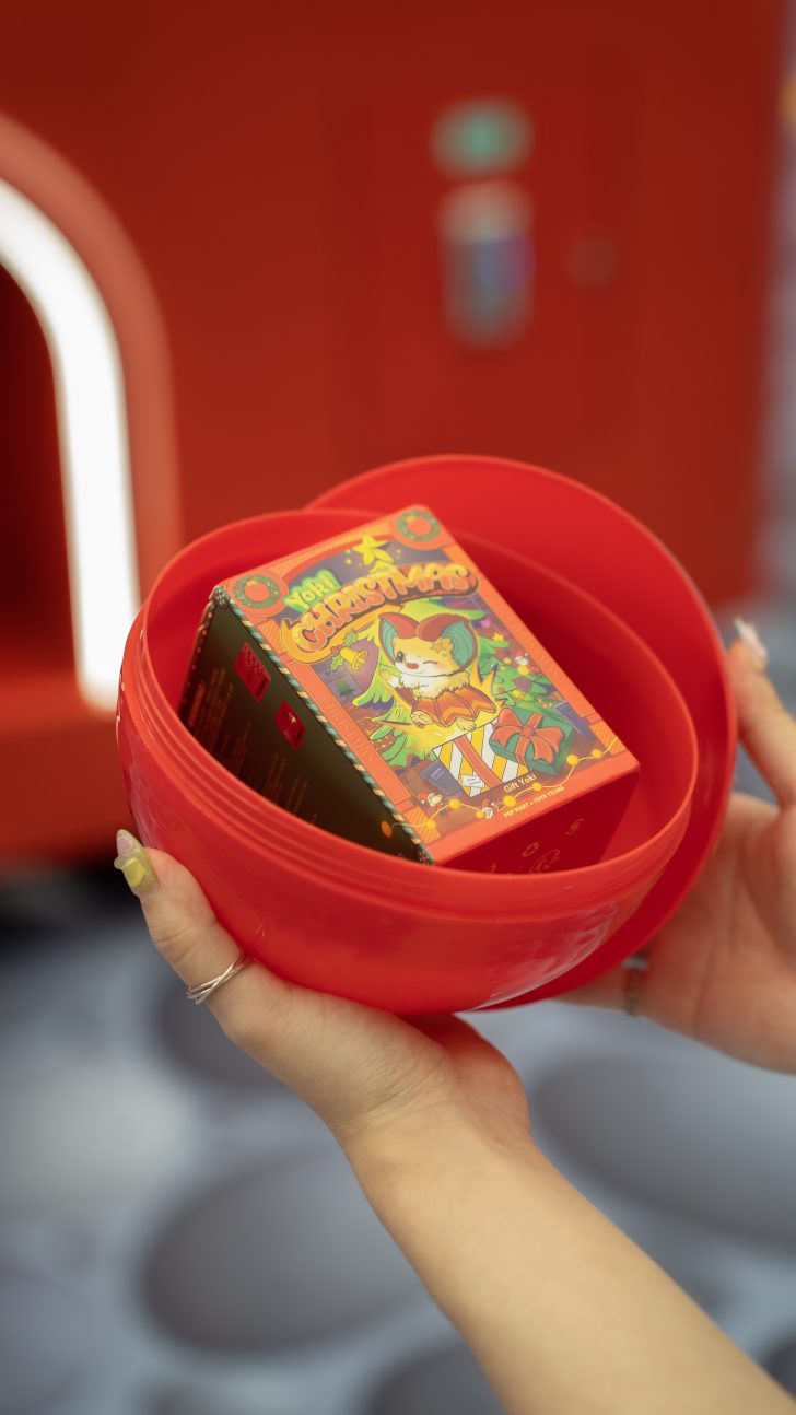 5-METRE TALL POP MART SWEET BEAN GASHAPON MACHINE WITH 4,500 BALLS AT ...