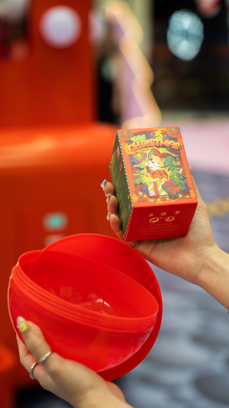 5-METRE TALL POP MART SWEET BEAN GASHAPON MACHINE WITH 4,500 BALLS AT ...