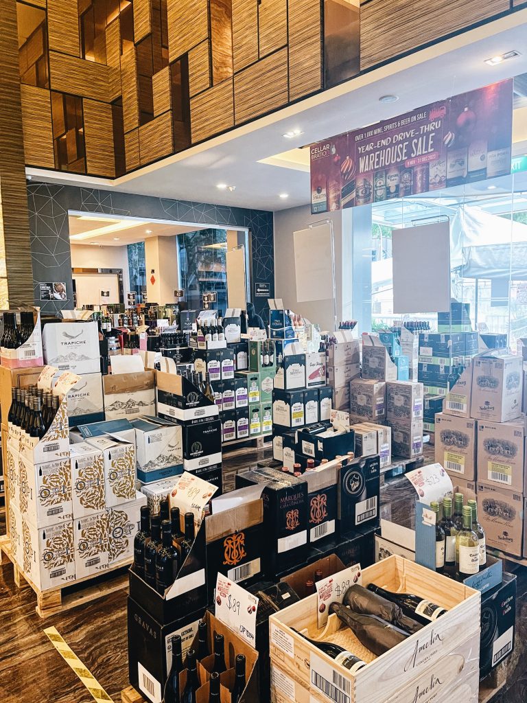 THIS MEGA CHRISTMAS DRIVE-THRU ALCOHOL WAREHOUSE SALE HAS WINES FROM $6 ...