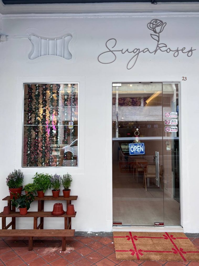 DINE AMONGST FLOWERS AT THIS FLORAL CAFÉ WITH AN IN-HOUSE FLORIST, DIY ...