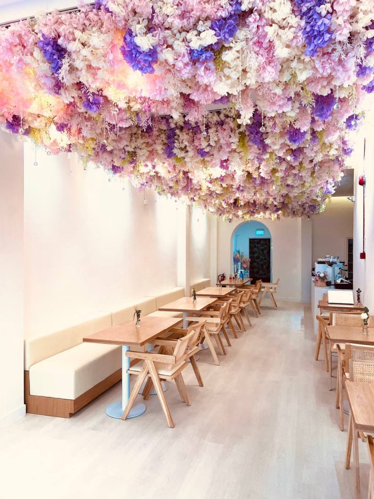 DINE AMONGST FLOWERS AT THIS FLORAL CAFÉ WITH AN IN-HOUSE FLORIST, DIY ...