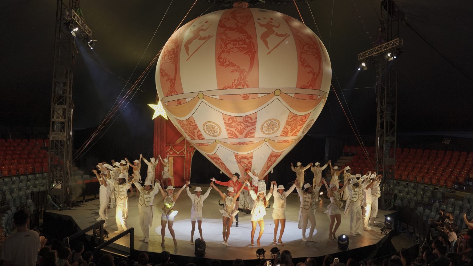 5 THINGS TO EXPECT AT THE GREAT BY FIESTA, FROM CIRCUS ACTS, CARNIVAL ...