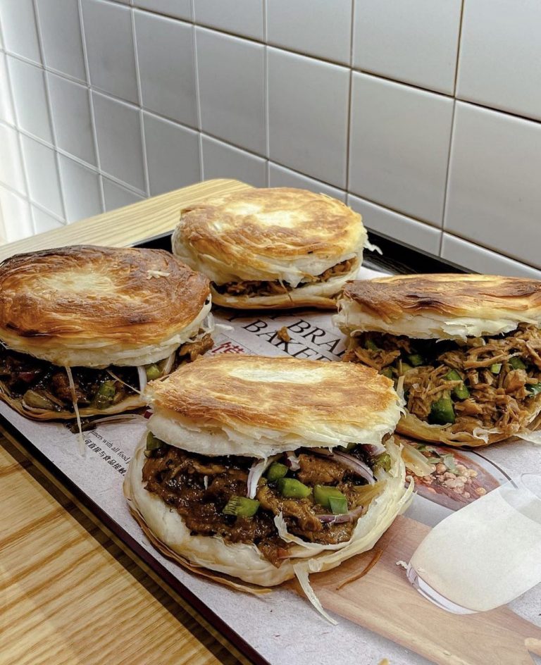 QIN JI ROUGAMO: POPULAR JOINT WITH CRISPY & FLAKY CHINESE “HAMBURGERS ...