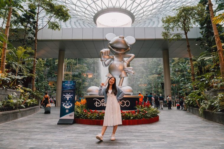 DISNEY EXPERIENCE AT JEWEL CHANGI AIRPORT WITH FREE LIGHT SHOWS, MEET ...